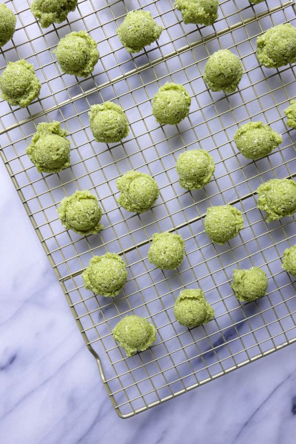 Bite-Size Raw Coconut Matcha Macaroons - Wu Haus