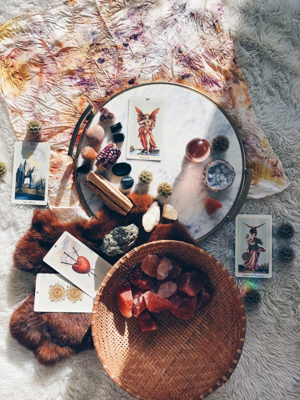 Moon Magic: How to Create Rituals Around the Cycle of the Moon - Wu Haus