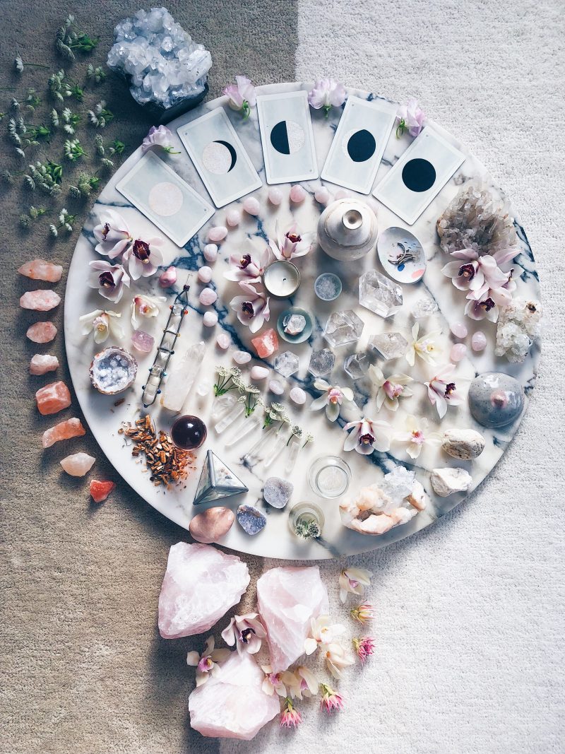 Moon Magic: How to Create Rituals Around the Cycle of the Moon - Wu Haus